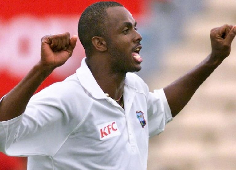 ICC Recalls Beautiful Gesture Of Courtney Walsh Towards Saleem Jaffar