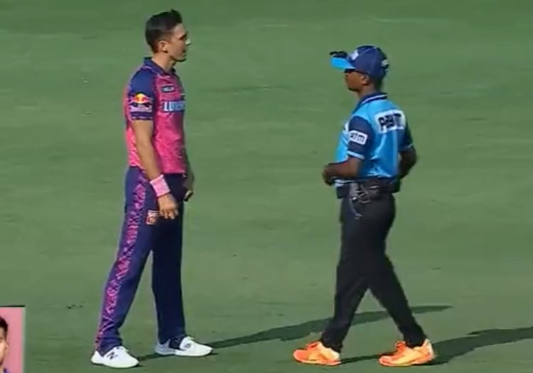 Trent Boult Expresses Anger As Umpire Stops Him In His Run-up