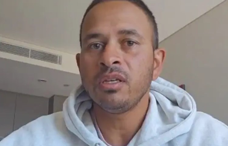 Usman Khawaja admits leaving out Steve Smith would be hard for Australia