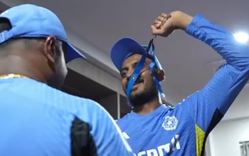 Axar Patel Wins Fielding Medal In India’s Crucial T20 World Cup Victory ...