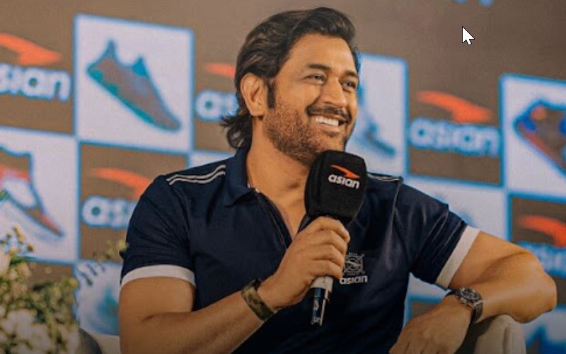 MS Dhoni Opens Up About Social Media And His Relationship with Fans
