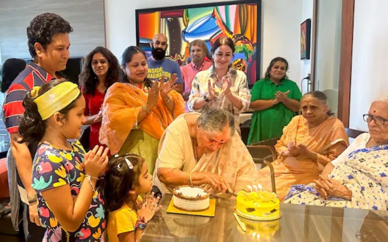 Sachin Tendulkar Celebrates His Mother's 87th Birthday With Heartfelt ...