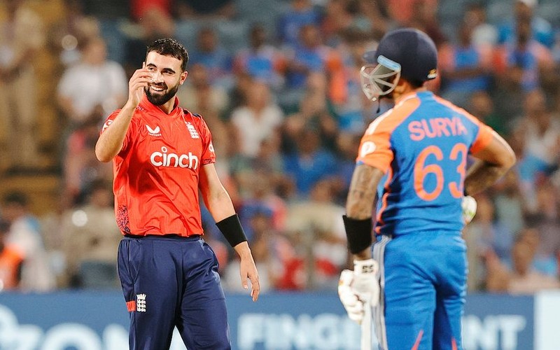 Saqib Mahmood Bowls Triple-wicket Maiden In His First Over Of The Series