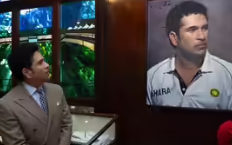 Sachin Tendulkar Rings the Lord’s Bell in Iconic Portrait Moment Before ...