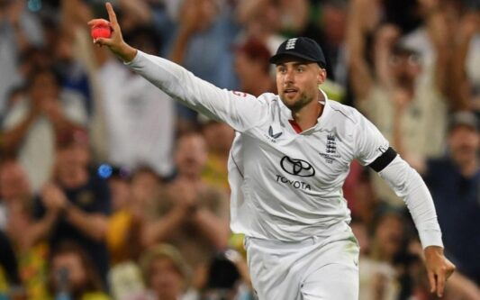 Will Jacks Stuns Gabba With Spectacular One-Handed Catch to Dismiss ...
